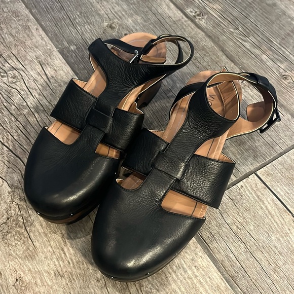 Vionic | Shoes | Vionic Day Faye Clog | Poshmark